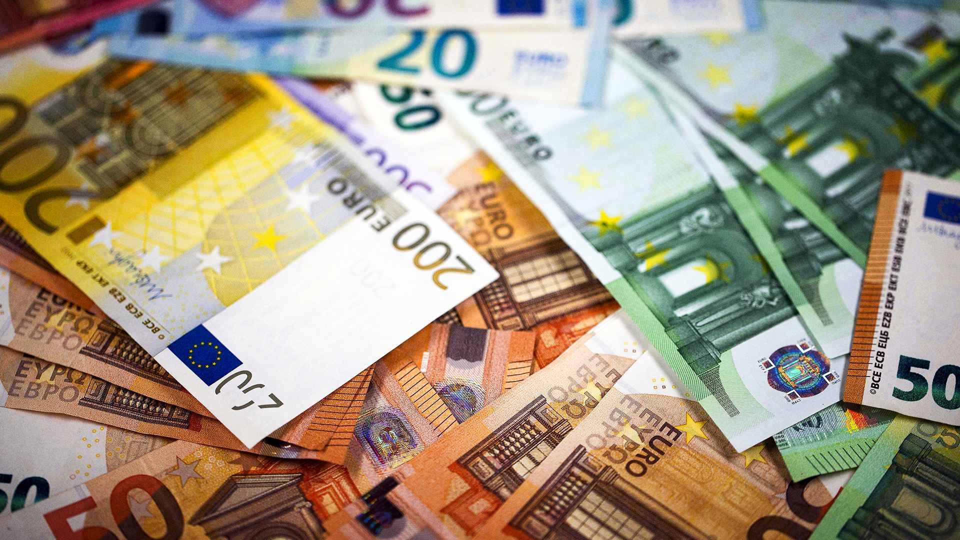 Hallitus leikkaa kulttuurista | A-studio | Yle Areena