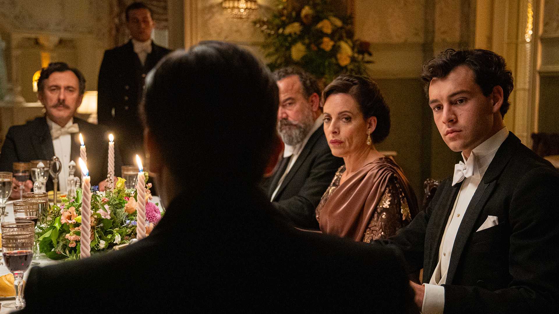 K3, J166: Epäilyjä ilmassa | La Promesa - Salaisuuksien kartano | Yle ...