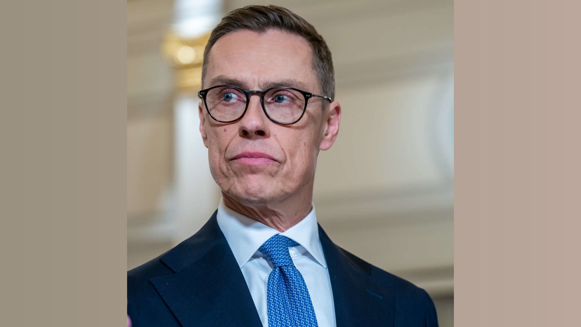 Yle Uutiset suora: Presidentiksi valittu Alexander Stubb median eteen ...