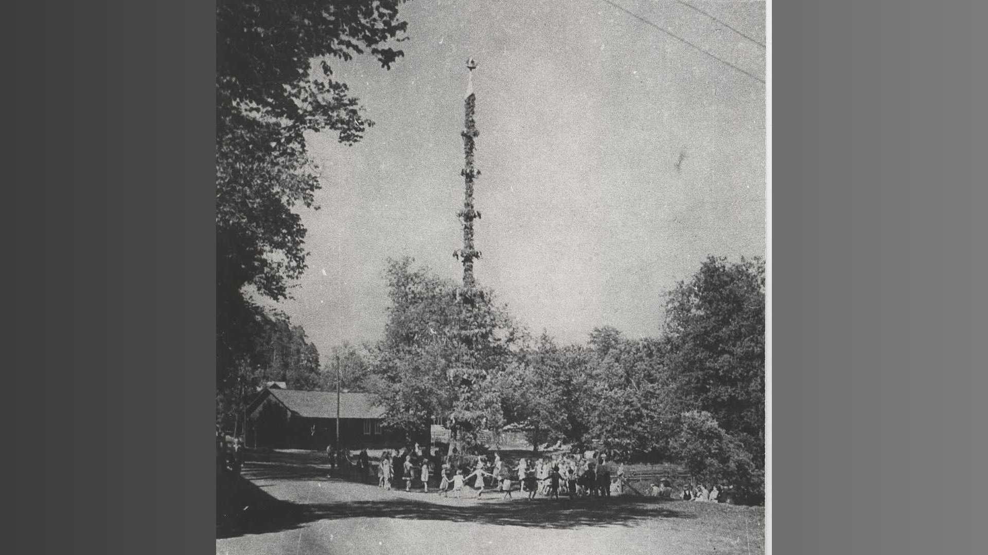 Majstång, spelmän och dans i dagarna tre – midsommaren firades ...