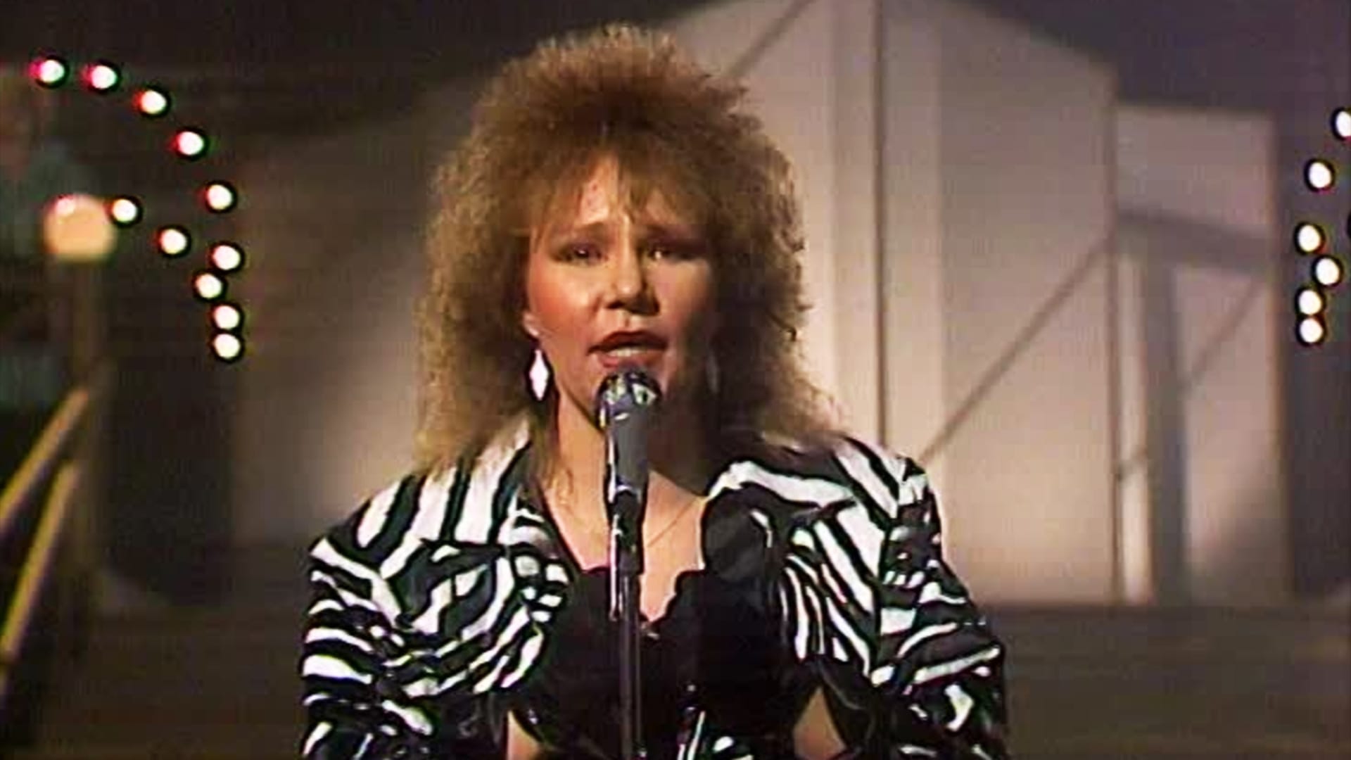 Vicky Rosti & Boulevard: Sata salamaa | TV | Areena | yle.fi