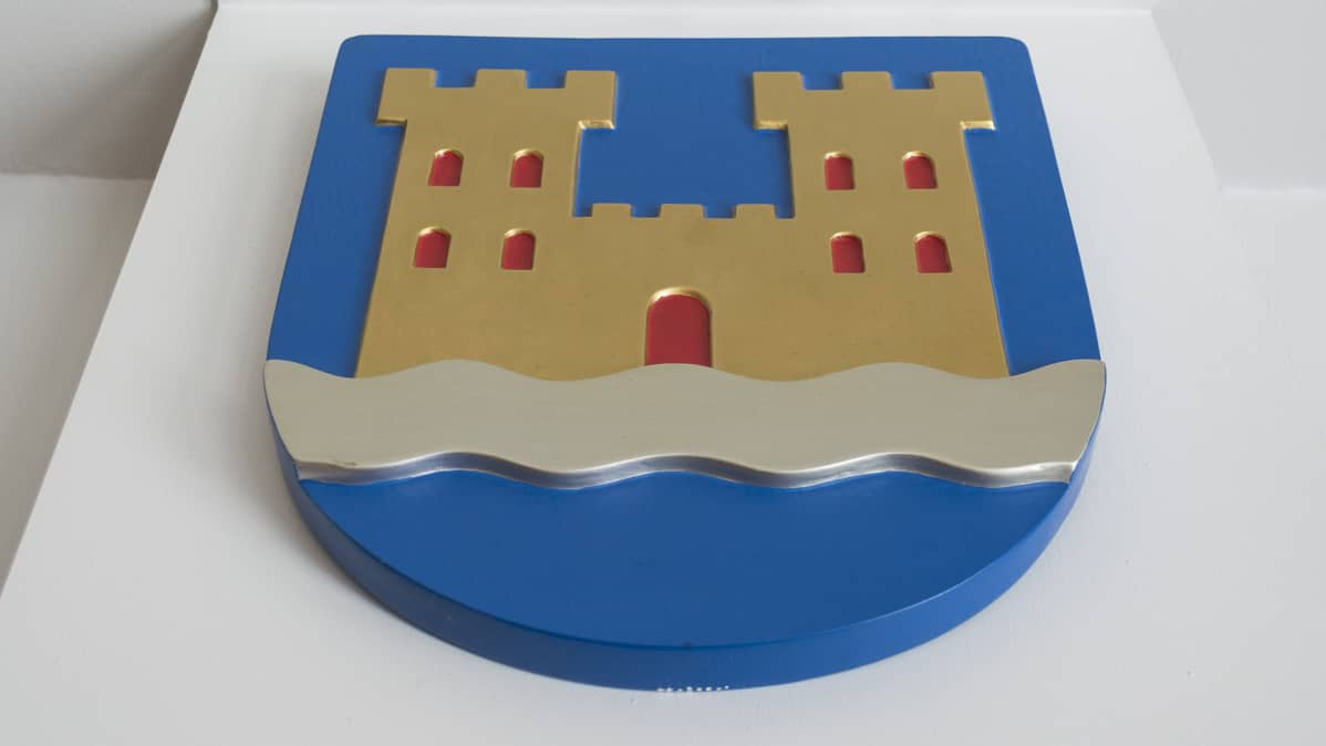 Vaakuna sopii verryttelypuvun rintaan, muttei boksereihin | Yle Uutiset ...