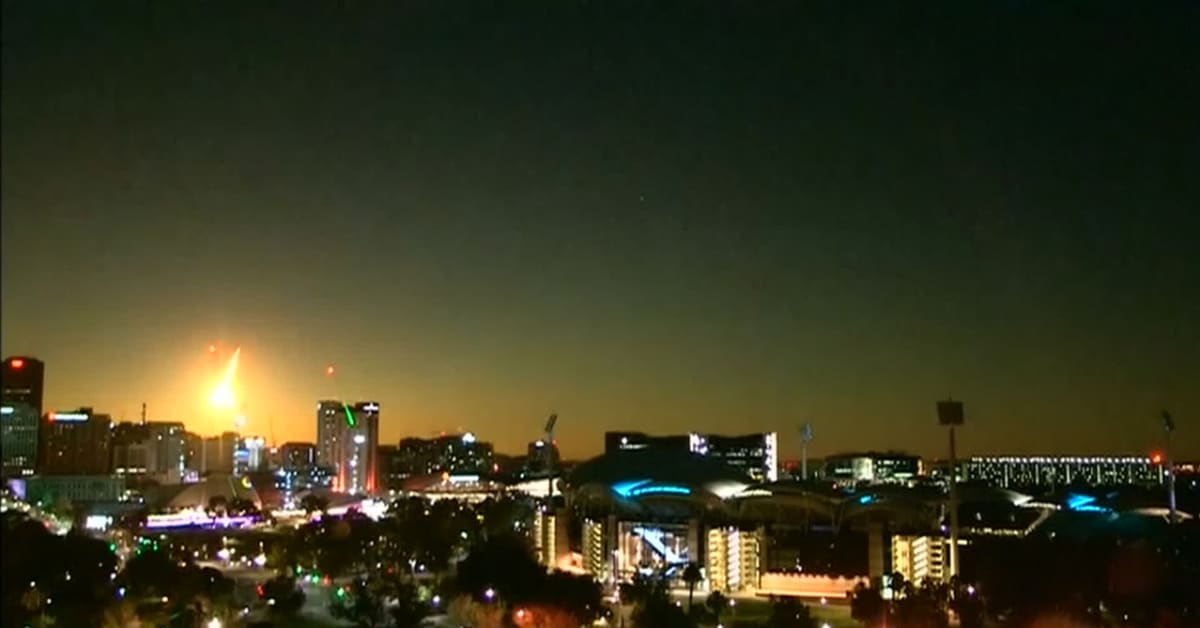 Katso videolta, miltä näyttää marmorikuulan kokoisen meteorin väläys ...