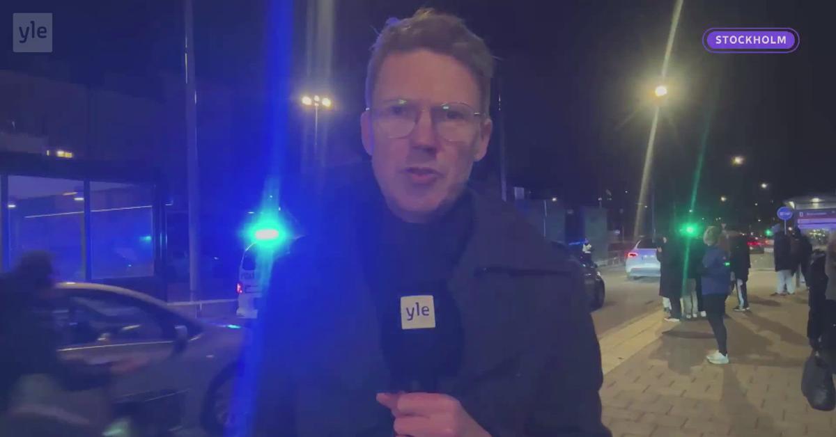 Polisen bekräftar att tre dog i bussolyckan i Stockholm | Utrikes ...