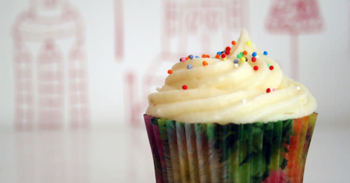 Vanilja-cupcaket Jauhot suussa -blogin Jonnan vinkeillä | Ruoka | Yle