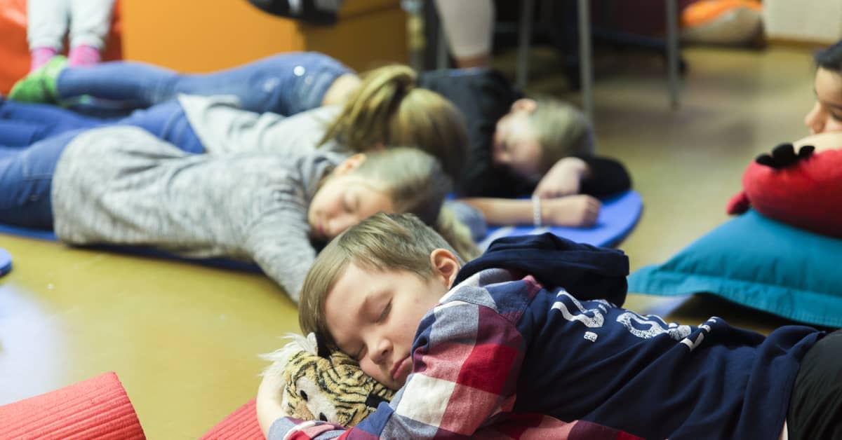 Power naps key to focused school children? | Yle
