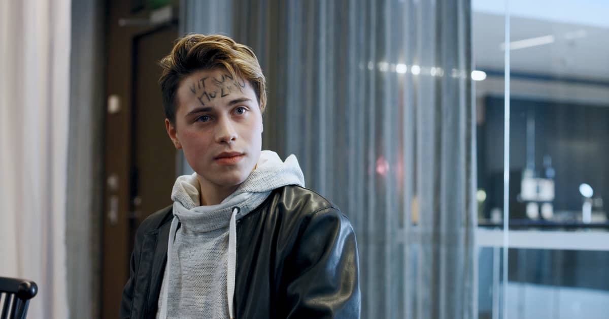 HasBeen-nuorisosarjassa sammunut poptähti yrittää uutta nousua ...