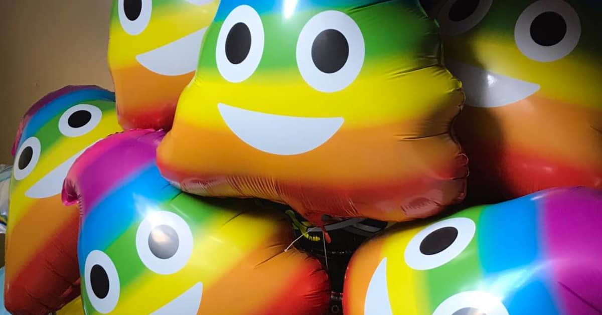 Tässä on tämän vapun suosikki-ilmapallo: Sateenkaarikakkaa on raavittu ...