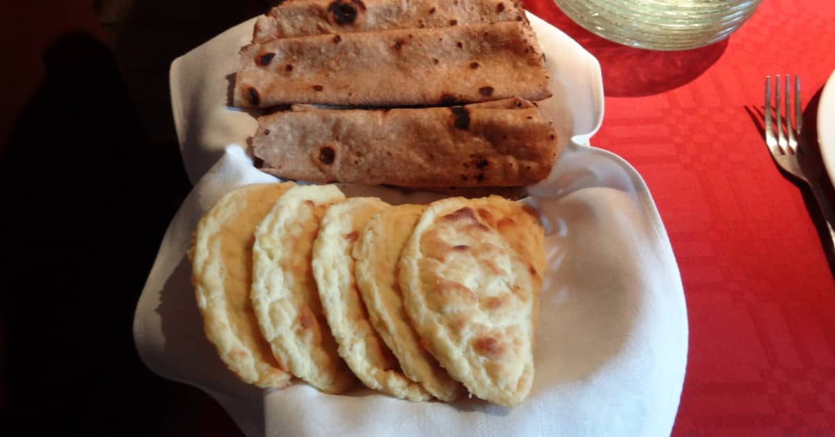 Karjalaisilla perinneleivonnaisilla herkutellaan pääkaupunkiseudulla | Yle