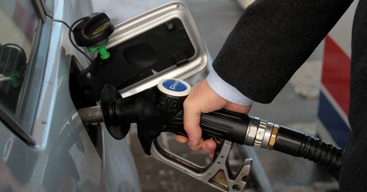 Service stations prepare for fuel hoarding | Yle