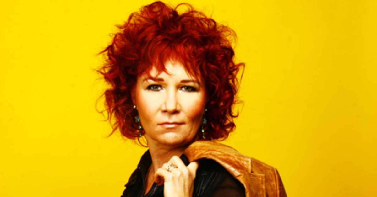 Vicky Rosti on kaveriselfie-valmiudessa kaupassakin | Yle