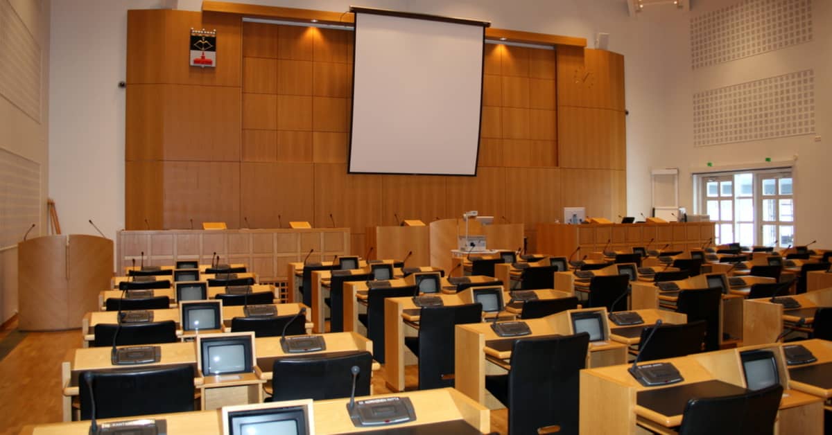 Valtuustoista ei löydy pahoja lintsareita | Yle