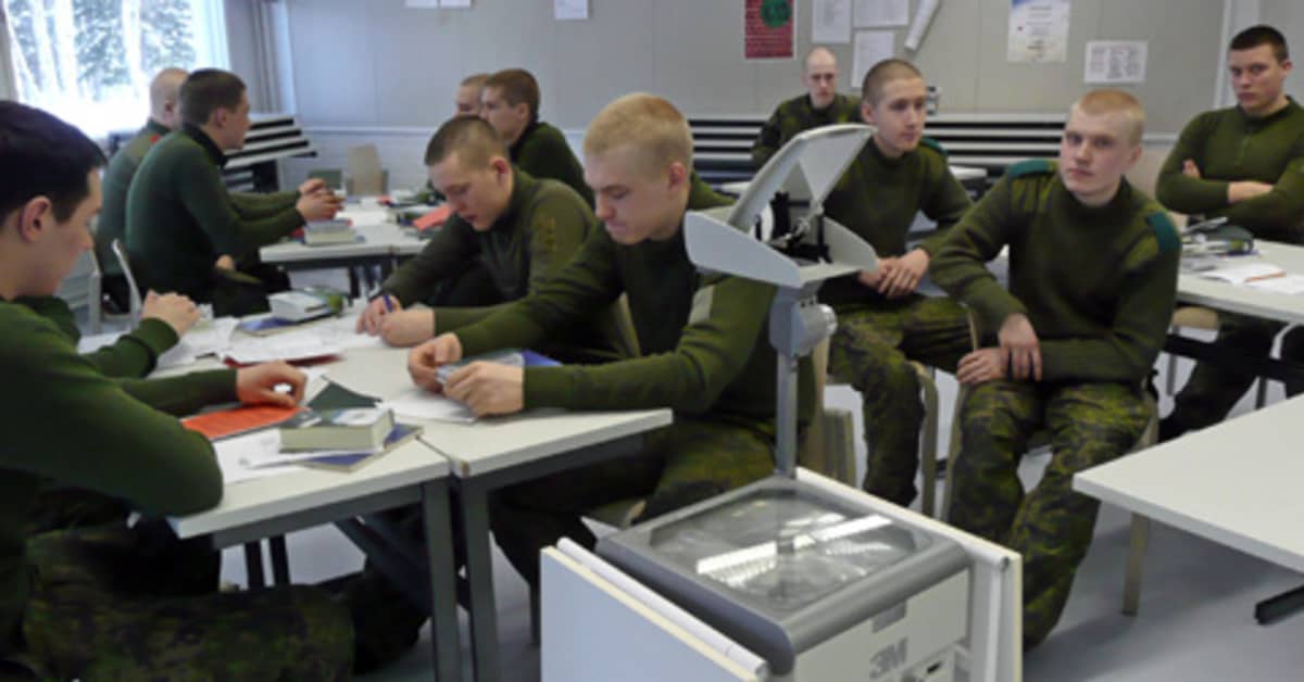 Neljä viidesosaa ikäluokasta armeijaan | Yle