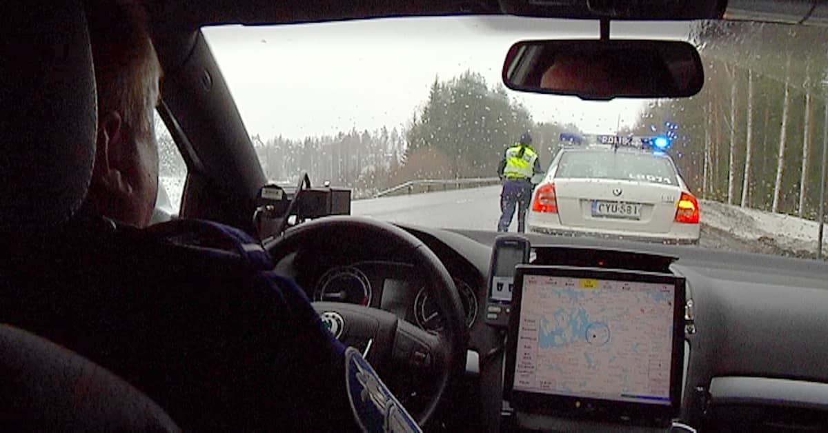 Liikkuva poliisi lakkautettiin: Valvonta parani | Yle