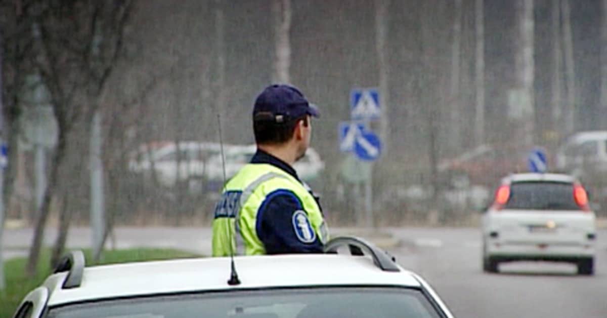 Liikkuva poliisi tehovalvoo liikennettä | Yle