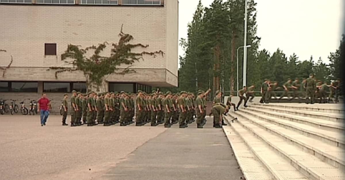 Sadankomitea lakkauttaisi useimmat varuskunnat | Yle