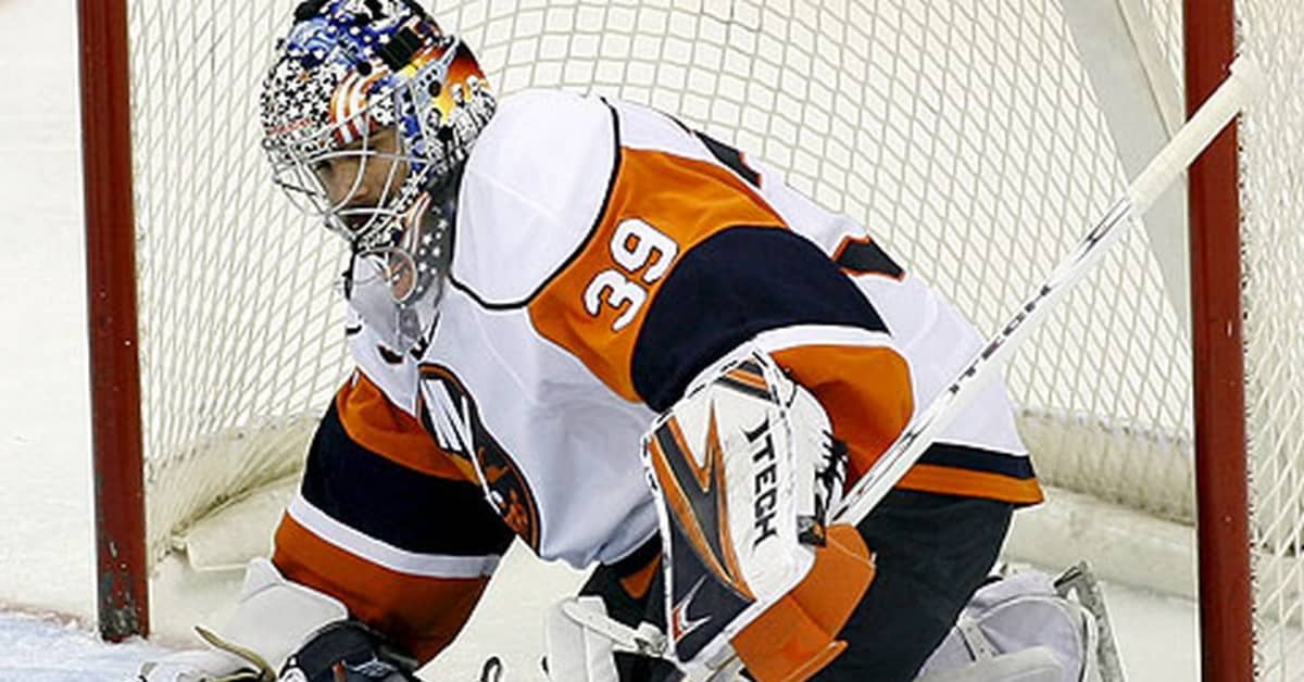 NHL-kaukalo muuttui nyrkkeilyringiksi - katso alkutahdit | Yle