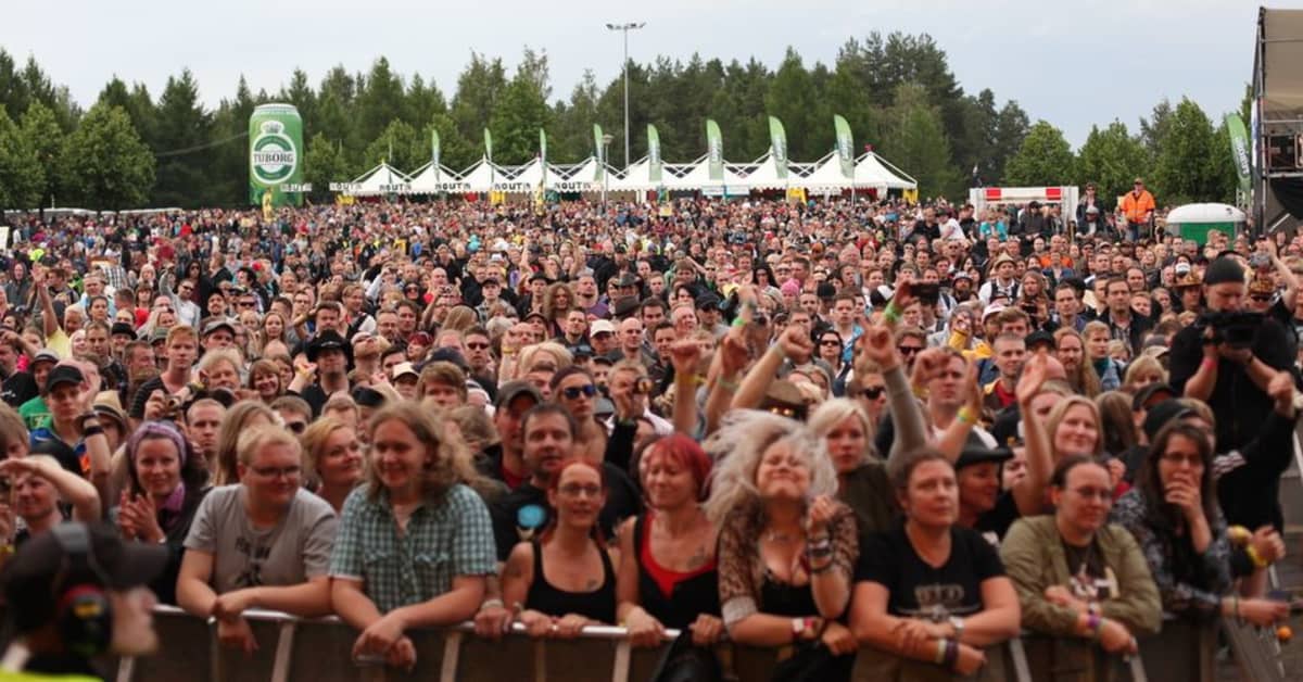 Peaceful celebrations at weekend festivals | Yle