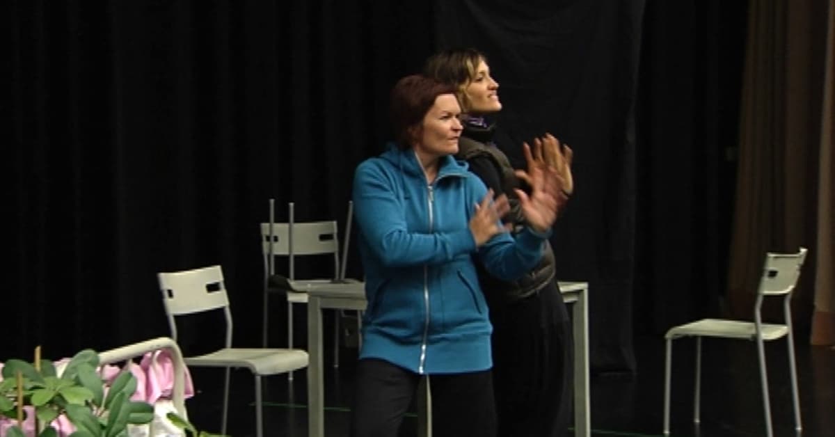 Suomen ainoa viittomakielinen teatteri täyttää 25 vuotta | Yle