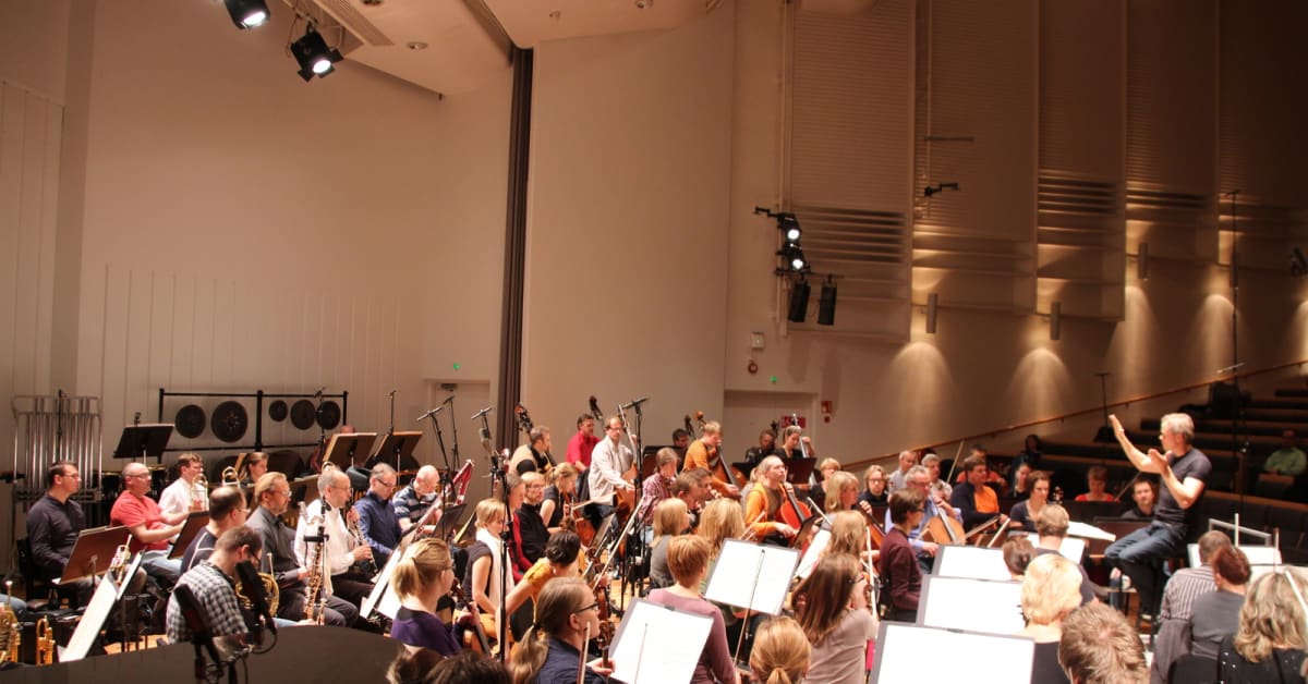 RSO vie sata soittajaa ja rekkalastillisen soittimia maakuntiin – "Se ...