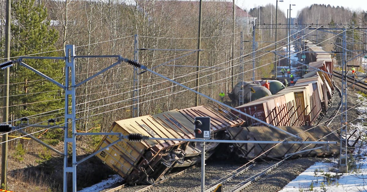 Freight train derailment blocks Tampere-Pori route | Yle