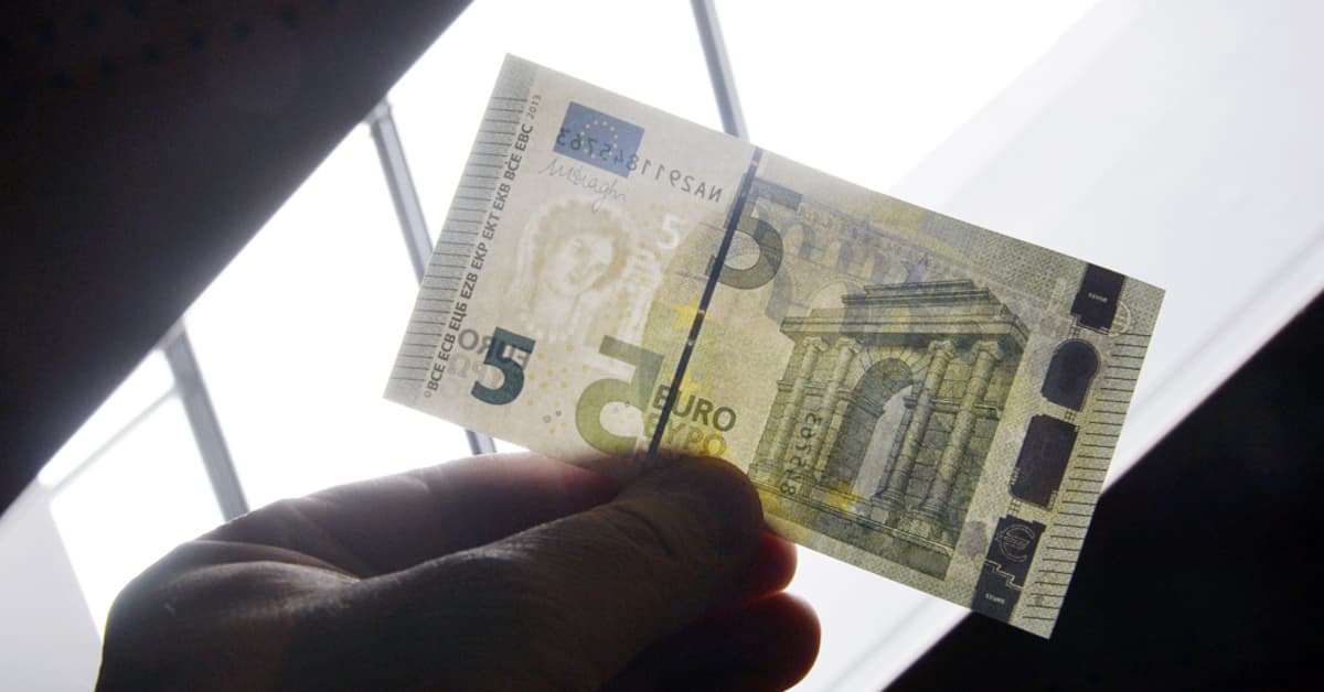 Uudet viiden euron setelit käyttöön | Yle