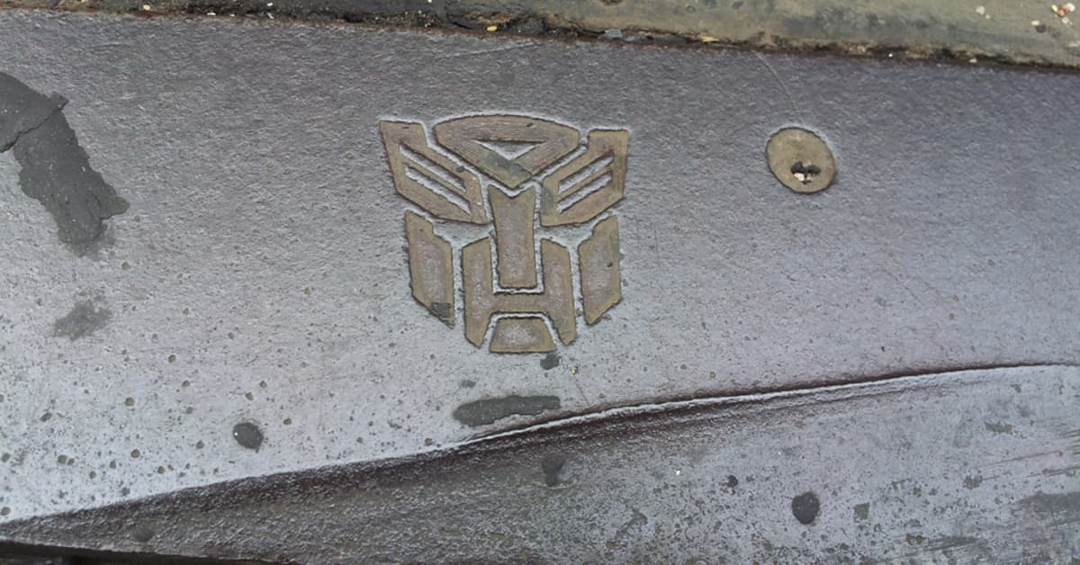 Mysterious Transformers symbols on Helsinki rails | Yle