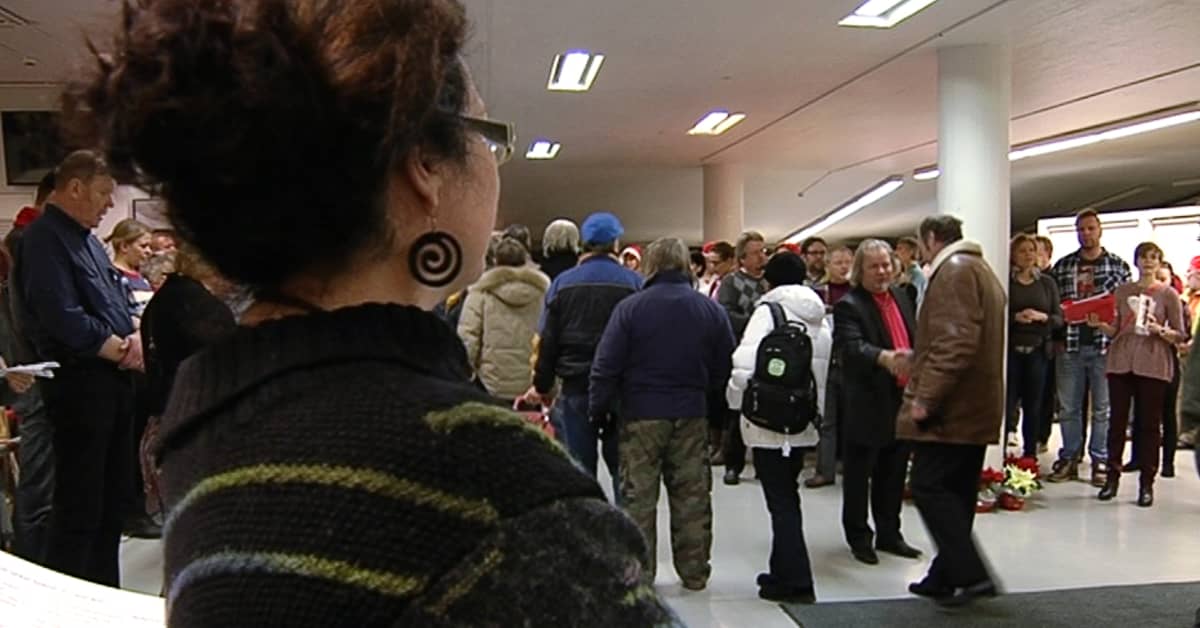 Long queues at Christmas event for the needy | Yle