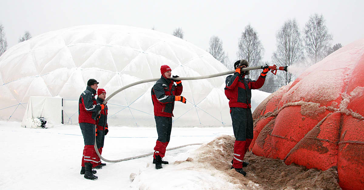 Watch world's biggest ice dome being built | Yle