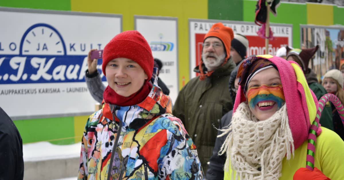 "Rakkaus voittaa aina" - katso kuvat Lahden ensimmäisestä pridesta | Yle