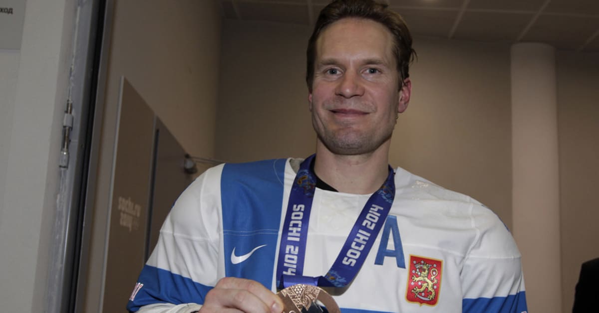 Timonen herkistyi kyyneliin: "Kiitos ja näkemiin!" | Yle