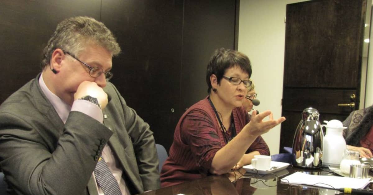 Kansanedustajat kehottavat Verohallintoa jäädyttämään toimistojensa ...