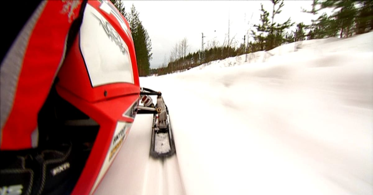 Snowmobile crashes leave one dead, three hurt in Lapland | Yle
