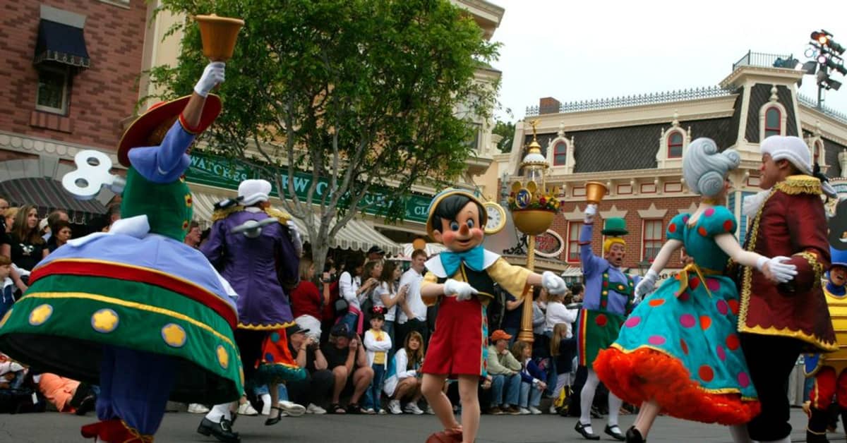 Disneylandin tuhkarokko leviää Yhdysvalloissa | Yle