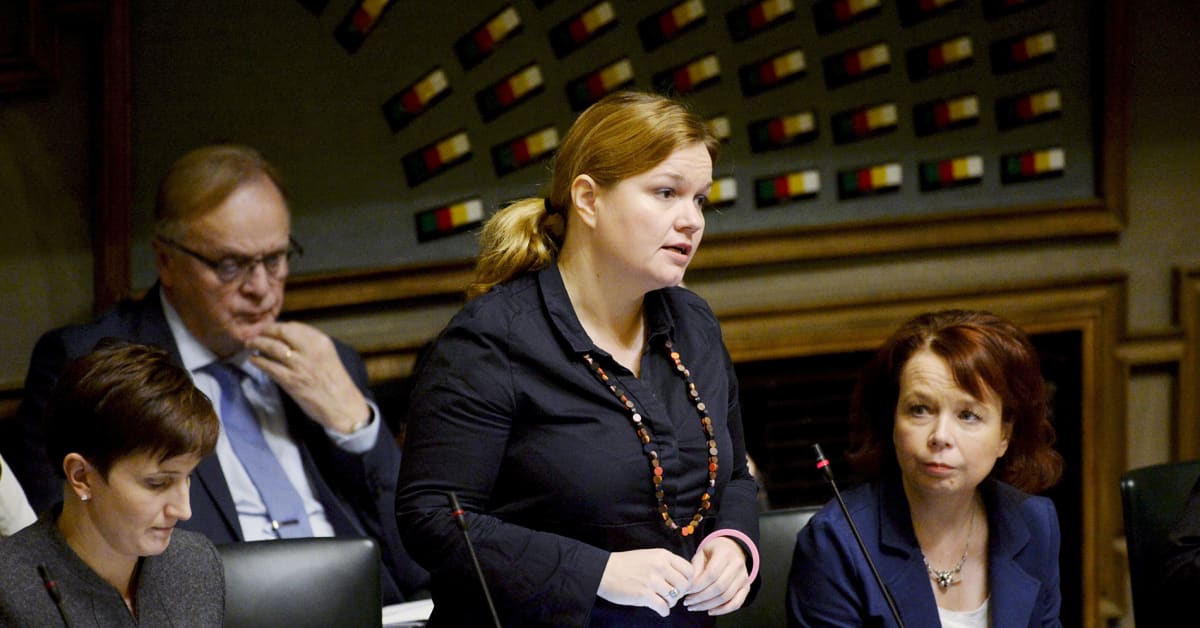 Kiuru: Alueellisia kielikokeiluja aiotaan selvittää | Yle