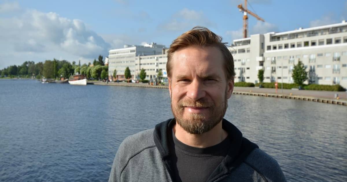 Yle Puhe: Kiekkolegenda Kimmo Timosen paita kattoon Kuopiossa - Ottaako ...