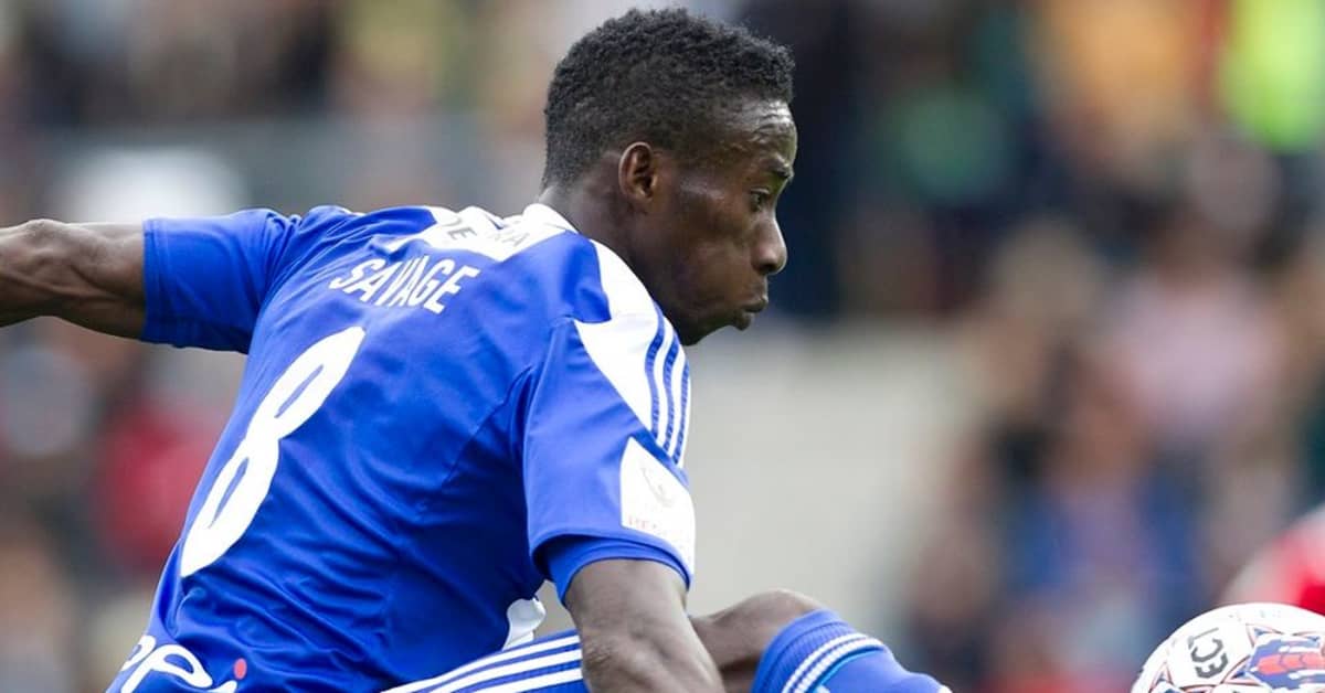 Järjestelyt pettivät Kotkassa - HJK-fanit ryntäsivät kentälle | Yle