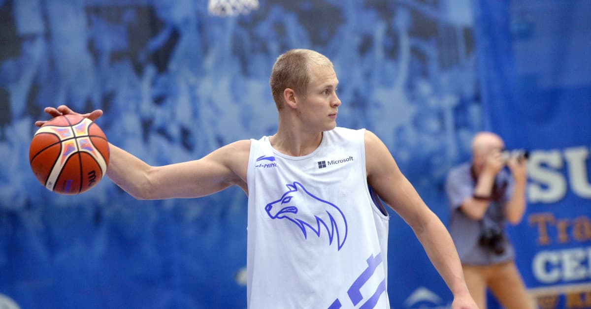 Sasu Salin loukkaantui Italia-pelissä - "Vanhan miehen selkä" | Yle