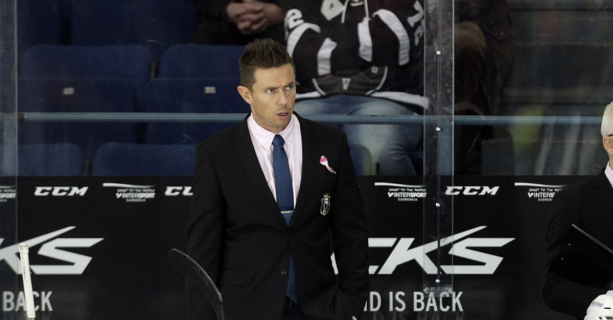 Keskisormi toi rangaistuksen - Bluesin päävalmentajalle kahden ottelun ...