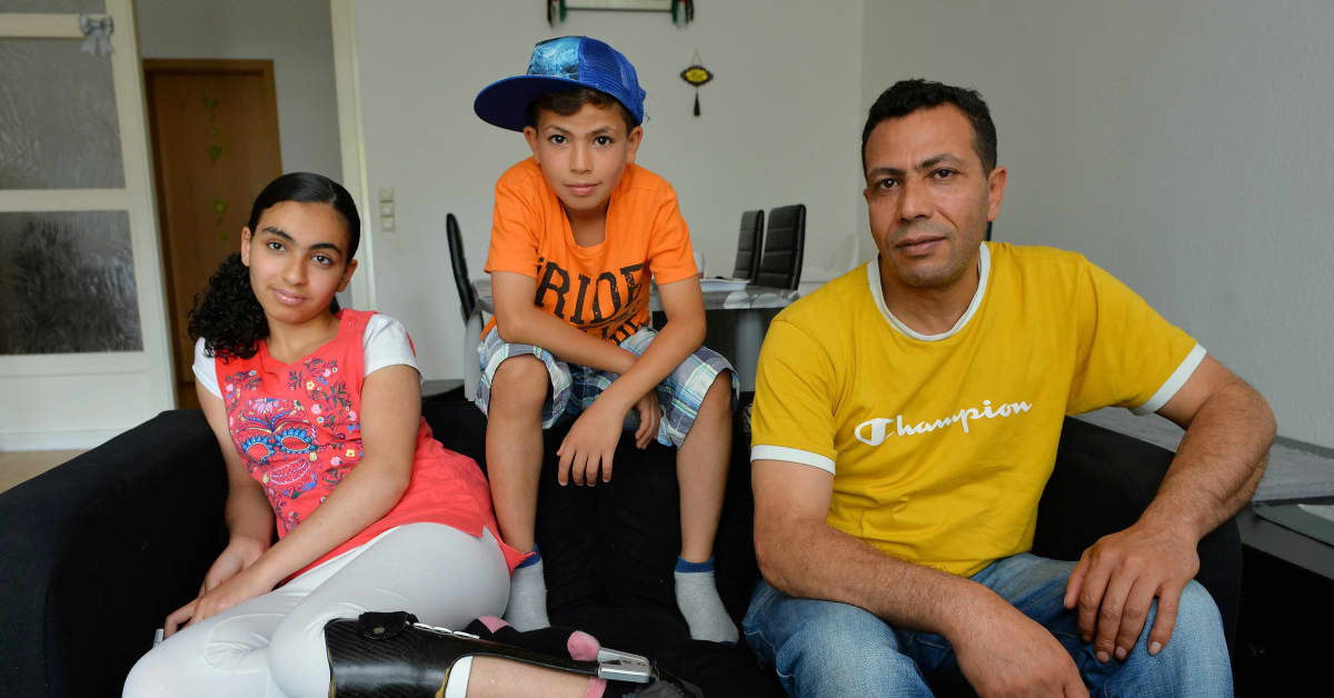 Merkelin edessä itkuun puhjennut palestiinalaistyttö saa jäädä Saksaan ...