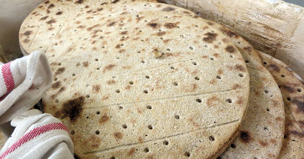 Rieska paistuu sähköuunissakin kiven kera | Yle