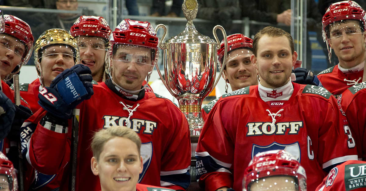Kuvat: HIFK varoi koskemasta historialliseen runkosarjapokaaliin | Yle