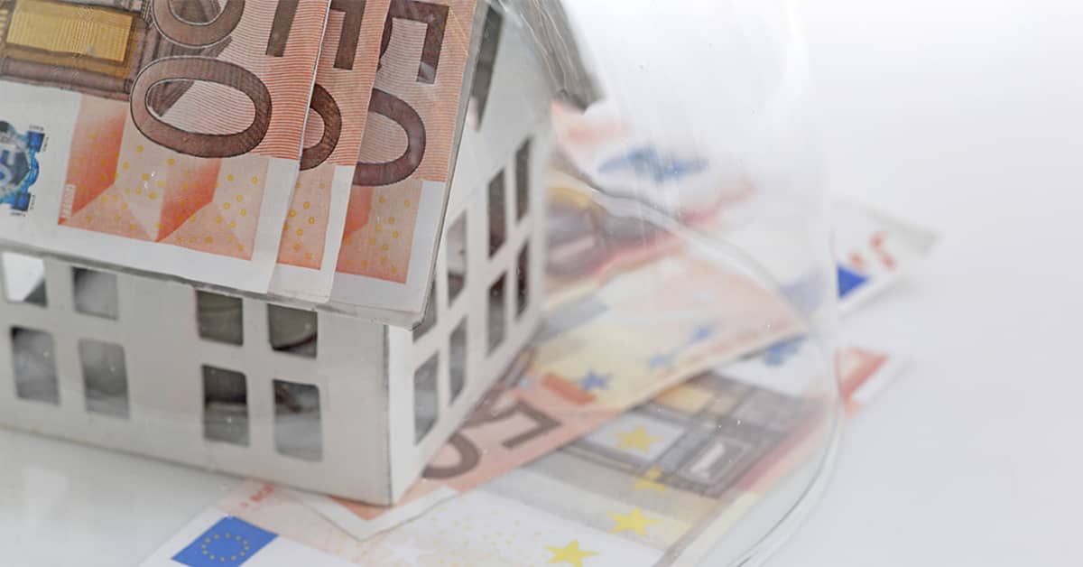 Paperisten panttikirjojen vaihtoruletti on piirongin laatikoiden ...