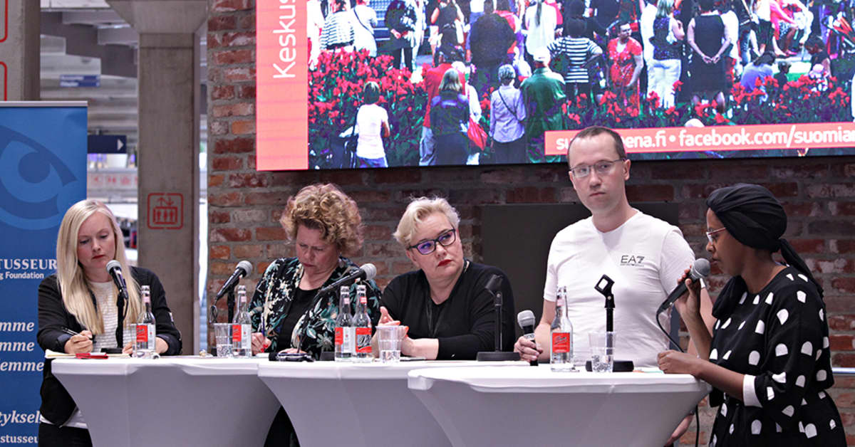 Sarjakuvataiteilija Warda Ahmed: "Kun vihapuhe räjähti, halusin ...