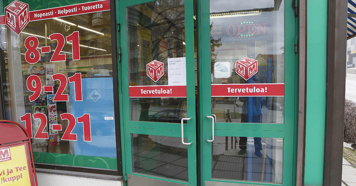 Extended shop opening hours create work for 2,500 people | Yle