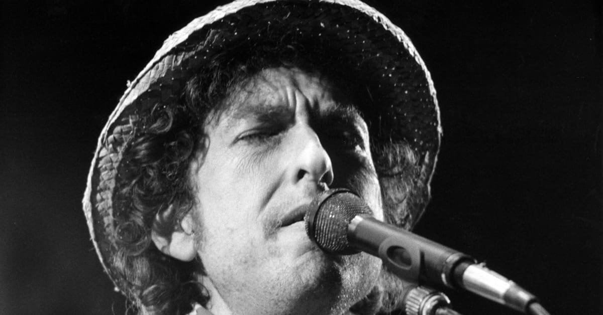 Sanataiturina palkittu Dylan hiljaa Nobelistaan – edes Ruotsin akatemia ...