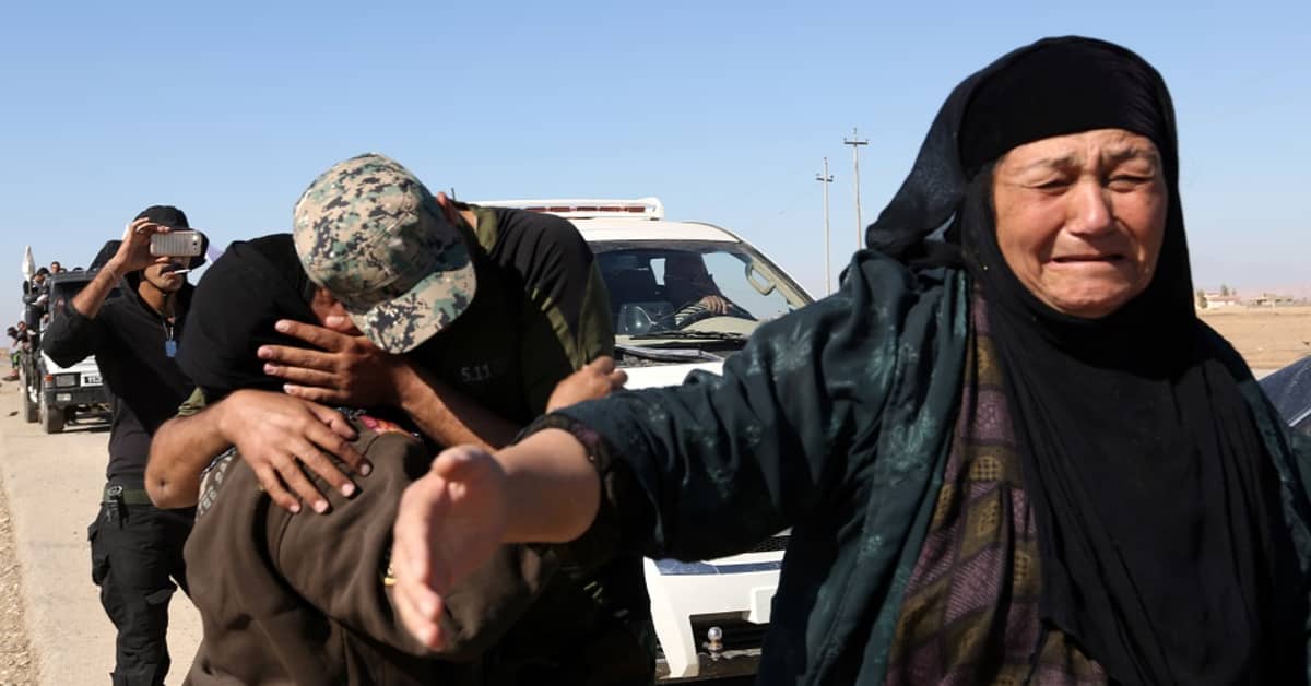 Irakin lippu nousi salkoon Isisiltä vallatussa Itä-Mosulissa | Yle