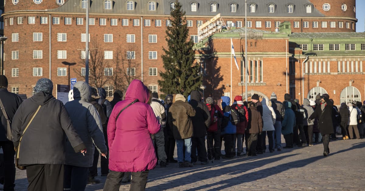 Thursday's papers: Finland's "permanent" bread queues, return of Nokia ...