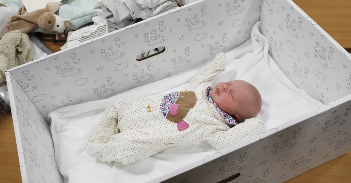 Finnish-style baby boxes take over London | Yle