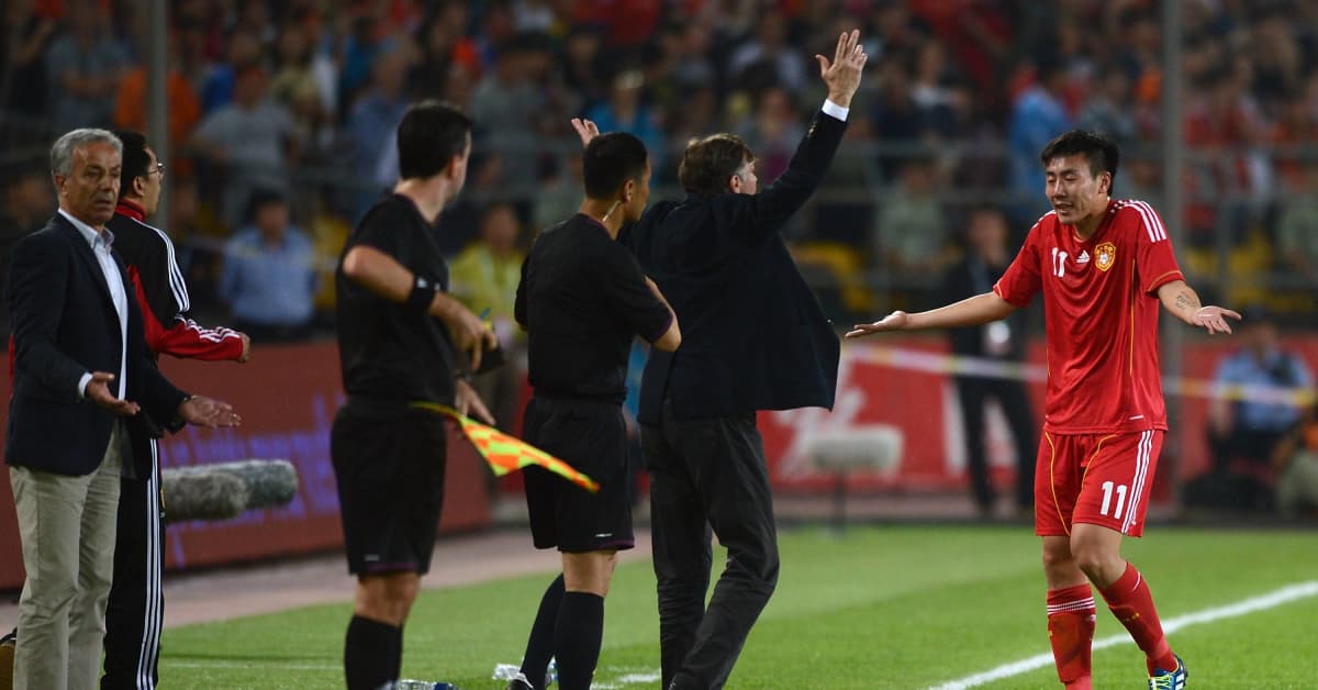 Kiinalaispelaaja tallasi Axel Witselin jalalle – seurauksena jättisakot ...